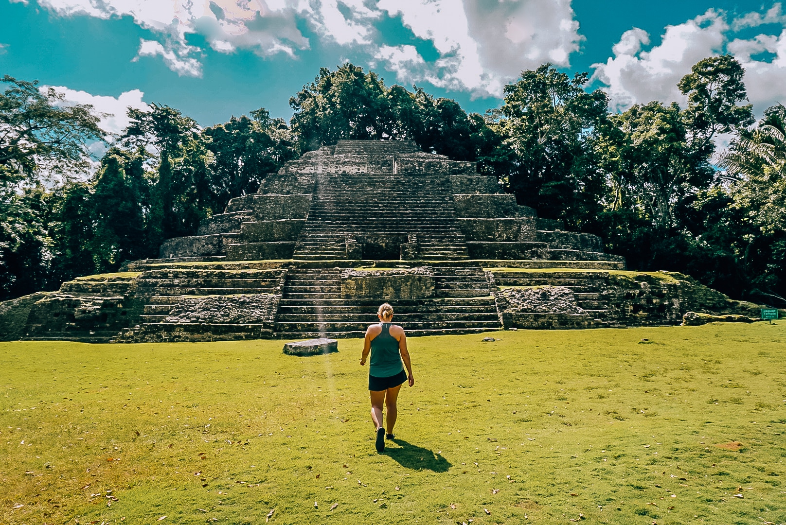 Lamanai in Belize • Why You Should Spend a Day at These Mayan Ruins ...